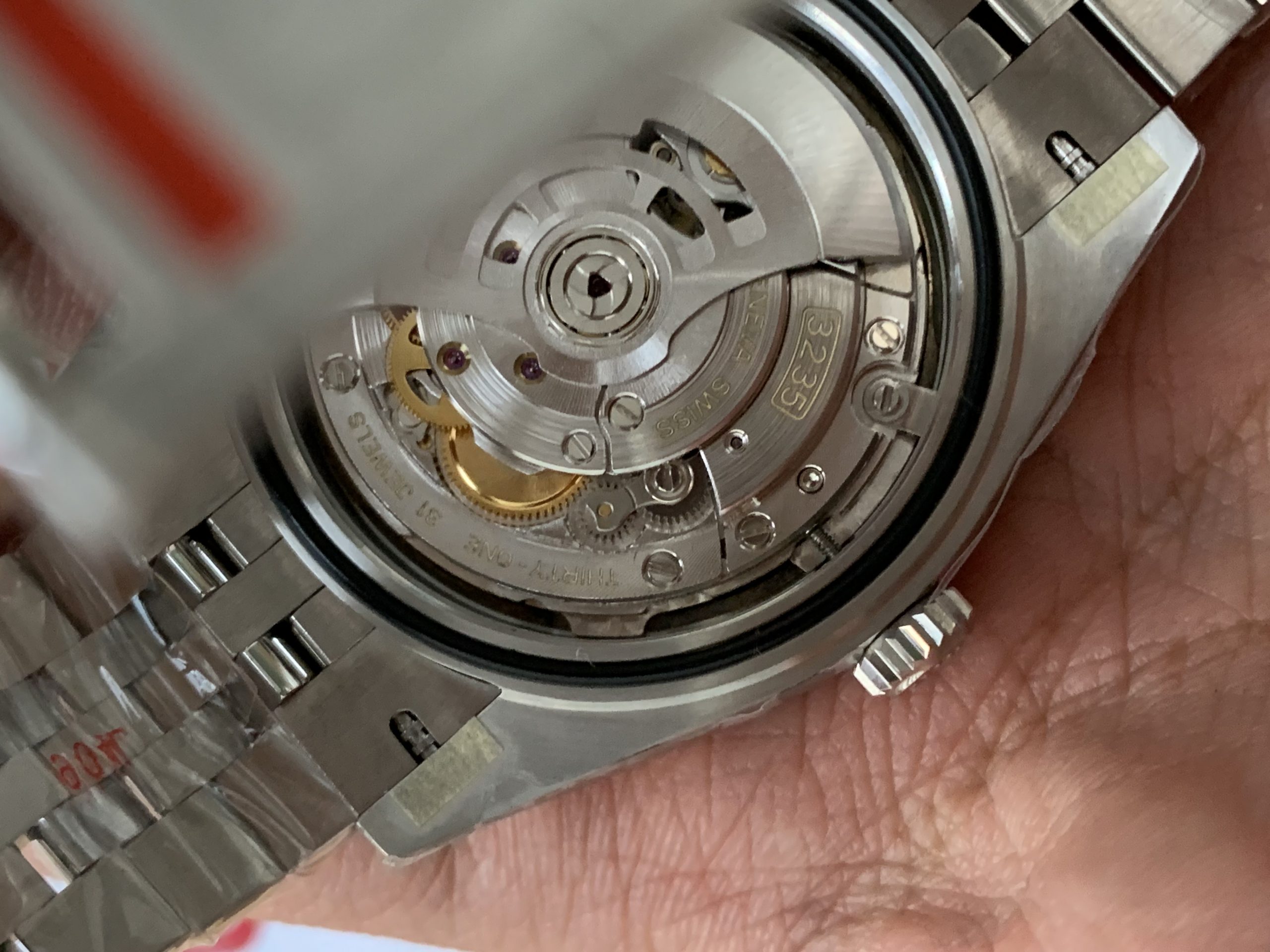 What is inside of a Rolex Super Clone? Opening Back of 1:1 Rep